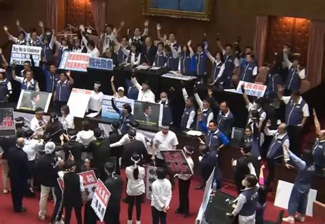政壇狂震！韓國瑜宣示不再清點人數 林俊憲po圖怒嗆「這一句」 頭條焦點 Nownews今日新聞