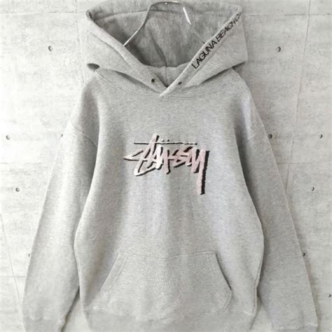 Stussyステューシー パーカーmサイズ 刺繍ロゴ 入手困難 希少 トップス