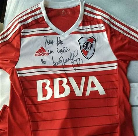 Le Robaron Una Camiseta Firmada Por Leonardo Ponzio A Un Chico