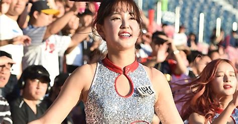 [md화보] 가슴에 구멍이 뻥 치어리더 과도한 노출 응원복