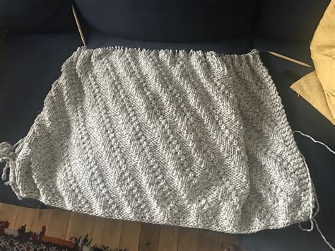 Ravelry Shanaelyses Bernat Reversible Knit Blanket