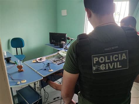 Duas emissoras de rádio clandestinas são fechadas no extremo sul da Bahia