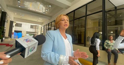 Diputada Soraya Suarez Denuncia Los Niños Haitianos Están Siendo