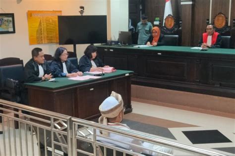 Hakim Vonis Terdakwa Kiai Cabul Tahun Penjara ANTARA News Kalimantan Tengah Berita Terkini