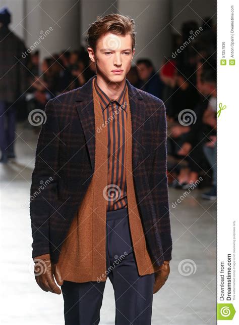 A Model Walks The Runway Wearing Perry Ellis Fall 2015 Editorial Photo Image Of Long