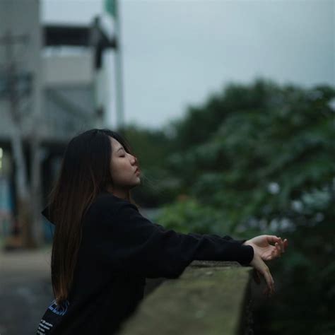 怡怡 012 Yi On Threads