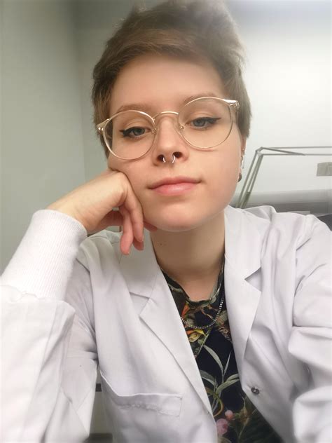 Short Hair Dont Care R Shorthairedhotties