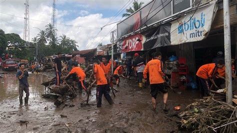 Potret Ganasnya Banjir Bandang Yang Terjang Tanah Datar Sumbar