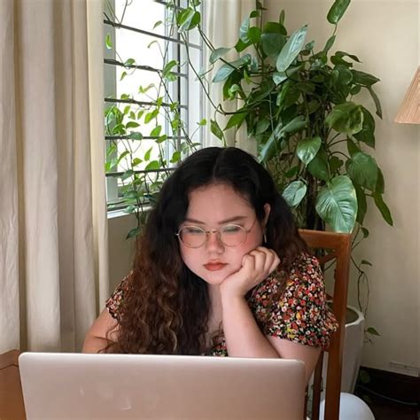 Tại Sao Mọi Người Lại Có Cái Tư Tưởng Ngây Thơ Là Trả Tiền Cho Các