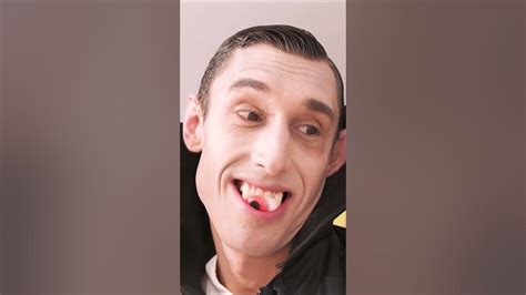 دراكولا يمزح Youtube