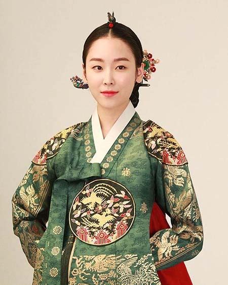 تصاویر بیوگرافی، عکس های شخصی و زندگی خصوصی سئو هیون جین؛ بازیگر