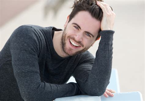13 Traits Of A Conventionally Attractive Person