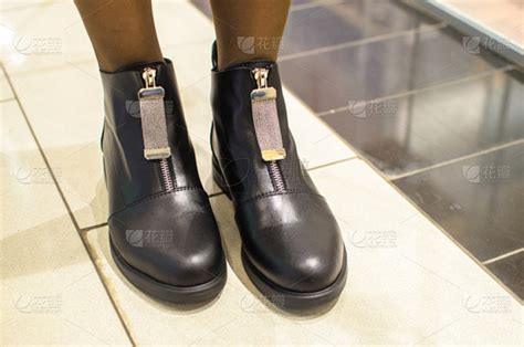 鞋子 现代 黑色 女孩 新的 中心 技术 腿 女人 皮革