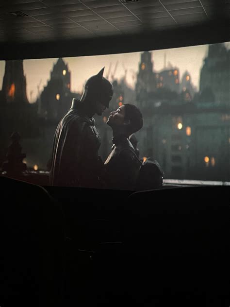 Batman Trailer Robert Pattinson Zoë Kravitz Face Off Artofit