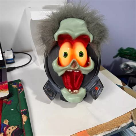 Vintage Gemmy Screamer Greeter Motion Activated Animated Talking Ghoul