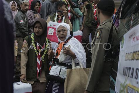 Pemberangkatan Jamaah Calon Haji Di Kota Sukabumi Antara Foto