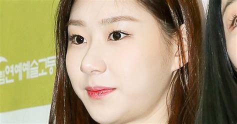 포토 있지 채령 아직은 앳된 소녀