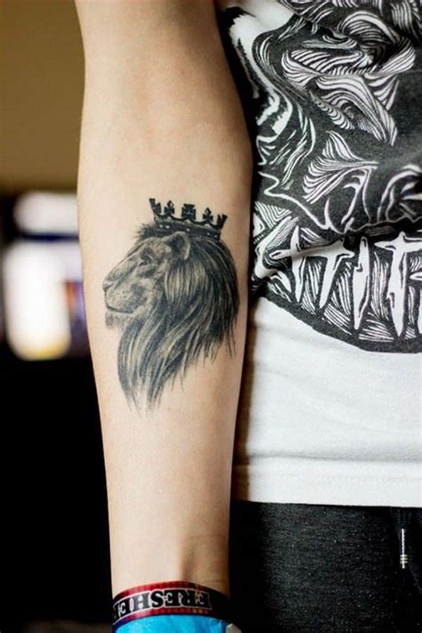 60 Tatuajes de leones para MUJER que te encantarán