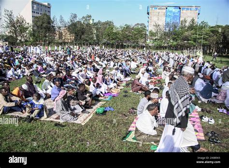 Nakuru Kenya 10th Apr 2024 Muslims Offer Morning Prayers On The