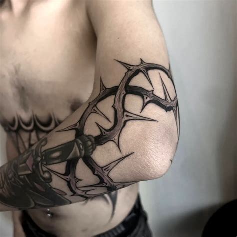 15 Bold Thorn Tattoos Ideas For A Striking Statement
