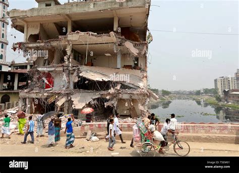 Turag River Pollution Hi Res Stock Photography And Images Alamy