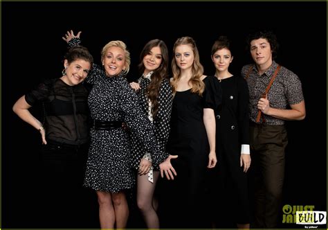 Hailee Steinfeld Jane Krakowski And Dickinson Cast Promote The Show In
