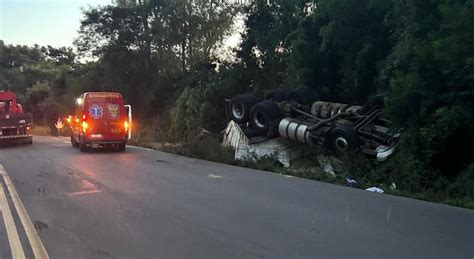 Caminhoneiro Perde A Vida Em Acidente Na ERS 324