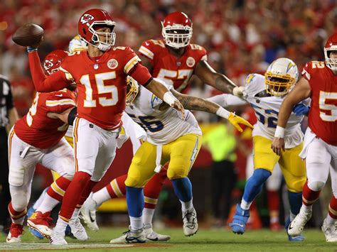Chiefs Rally Past Chargers In Early Afc West Showdown Toronto Sun