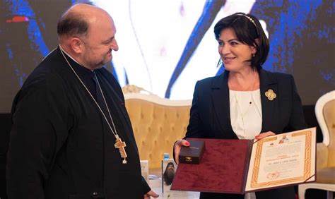Larisa Blanari Distinsă De Ips Calinic Cu Ordinul „mitropolitul Anastasie Crimca” Suceavalive