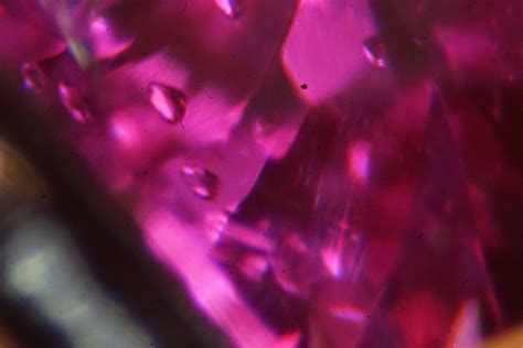 ボード「untreated Burmese Ruby Inclusions」のピン