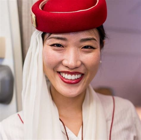 【uae】 Emirates Cabin Crew エミレーツ航空 客室乗務員 【アラブ首長国連邦】 Emirates Flights