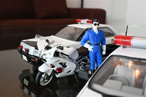 124 逮捕しちゃうぞ プラモデル完成品 ホンダ トゥデイ Honda Today＋モトコンポ Nsx クラウンパトカー 白バイ フィギア3