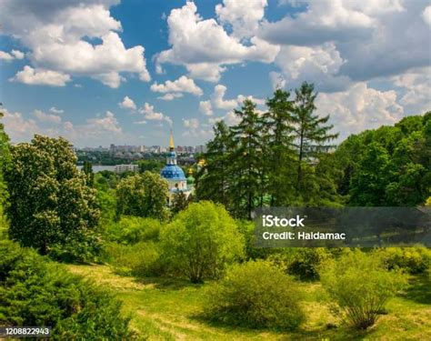 봄의 비두비치 수도원 단지 키예프 우크라이나 강에 대한 스톡 사진 및 기타 이미지 강 경외감 공원 Istock