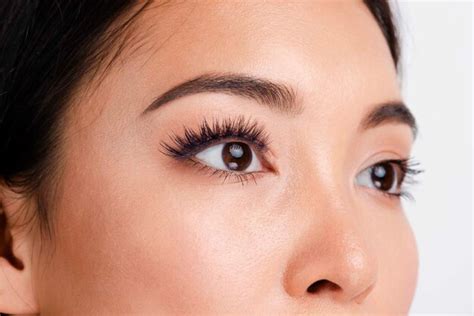Free Photo Woman With Eyelashes Extension Side View