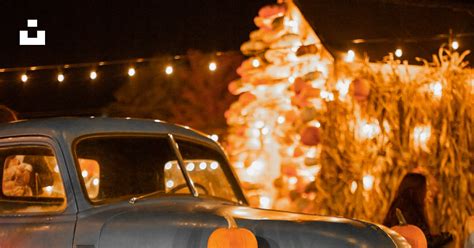 빈티지 흰색과 갈색 자동차 사진 Unsplash의 무료 가을 이미지