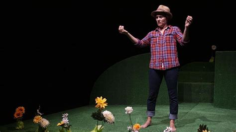 “simona La Calabrona” Inaugura A Cossato La Rassegna Dedicata Al Teatro