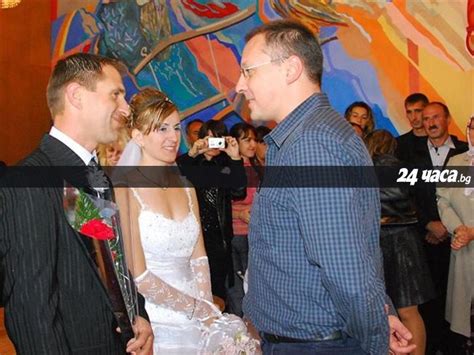 Станишев се снима за спомен на турска сватба