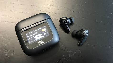Jbl Put A Smartwatch Screen In A Wireless Earbuds Case And It S A Game Changer Gearopen Com