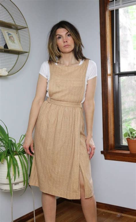 Vintage 1960s 1970s Tan Gem