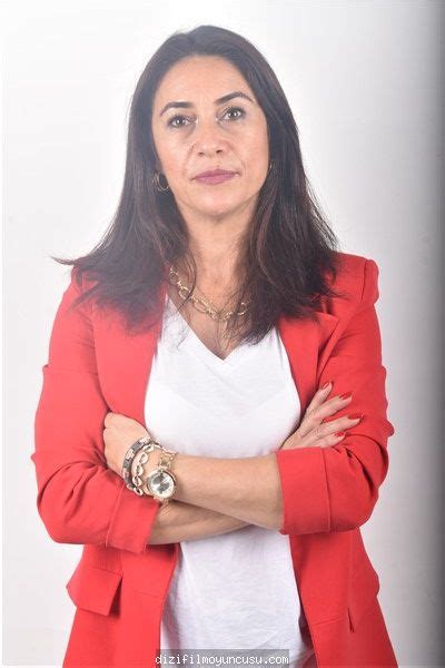 İzmir Dizi Film Oyuncusu Dilek 43 Yaşında 165cm Boyunda 58 Kilo Hedefi