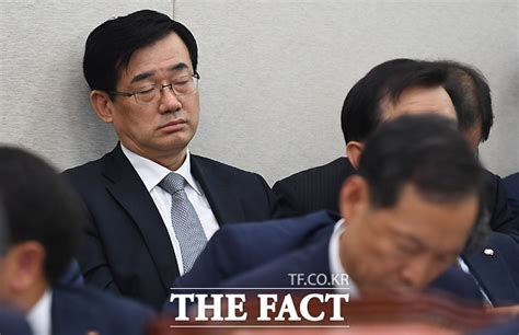 Tf포토 피감기관도 감사기관도 꾸벅꾸벅피곤한 국정감사 포토 기사 더팩트