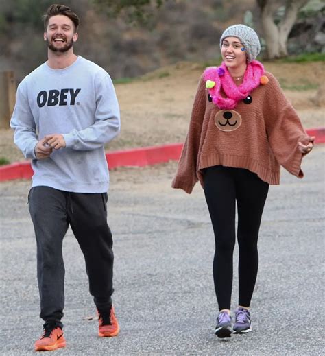 Miley Cyrus Opens Wide On A Very Detailed Snap Of Her Mouth The Mirror