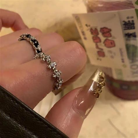 แหวนเรขาคณิตไขว้ พลอยเทียม โลหะผสมเกาหลีสําหรับผู้หญิง Shopee Thailand