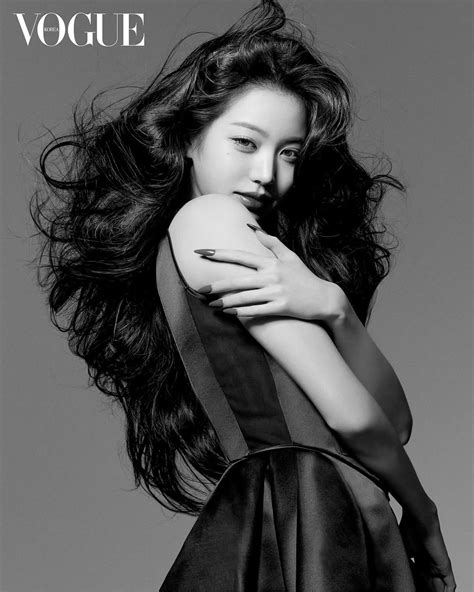 장원영 인스타 업뎃 보그 화보 유머움짤이슈 에펨코리아