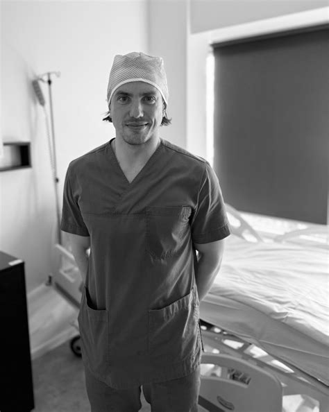 Rokas Ereminas Drs Klinika — Chirurgia Aesthetica