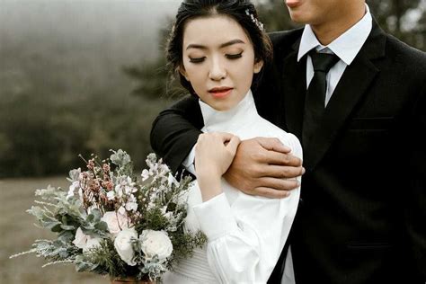 5 Alasan Perempuan Cenderung Menyukai Pria Yang Lebih Tua