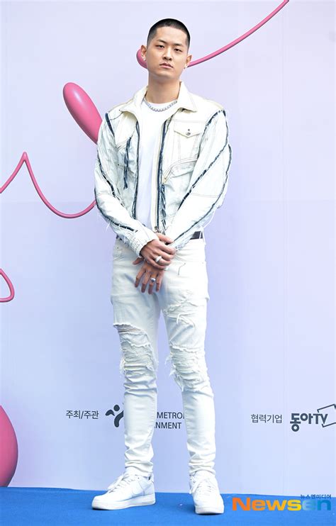 블라세 올 화이트 패션[포토엔hd] 뉴스인코리아