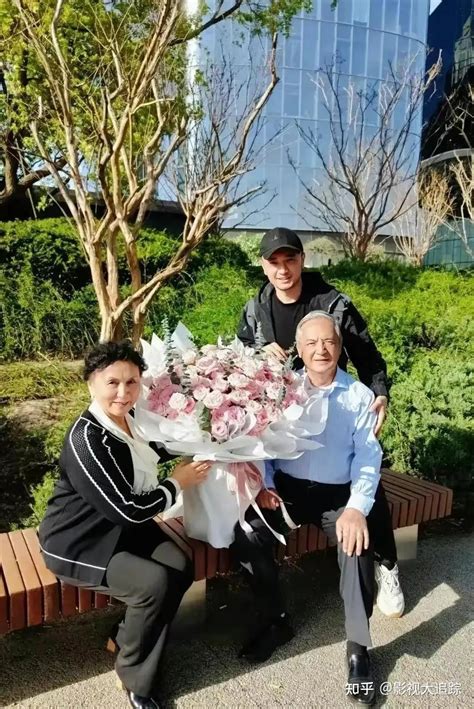 39岁央视名嘴尼格买提被曝离婚！妻子帕夏亲自回应，结局早已注定 知乎