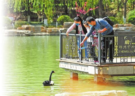 郑州市动物园开园迎客 大河网