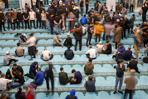 Moskova da Ramazan Ayının İlk Teravih Namazı Eda Edildi Son Dakika